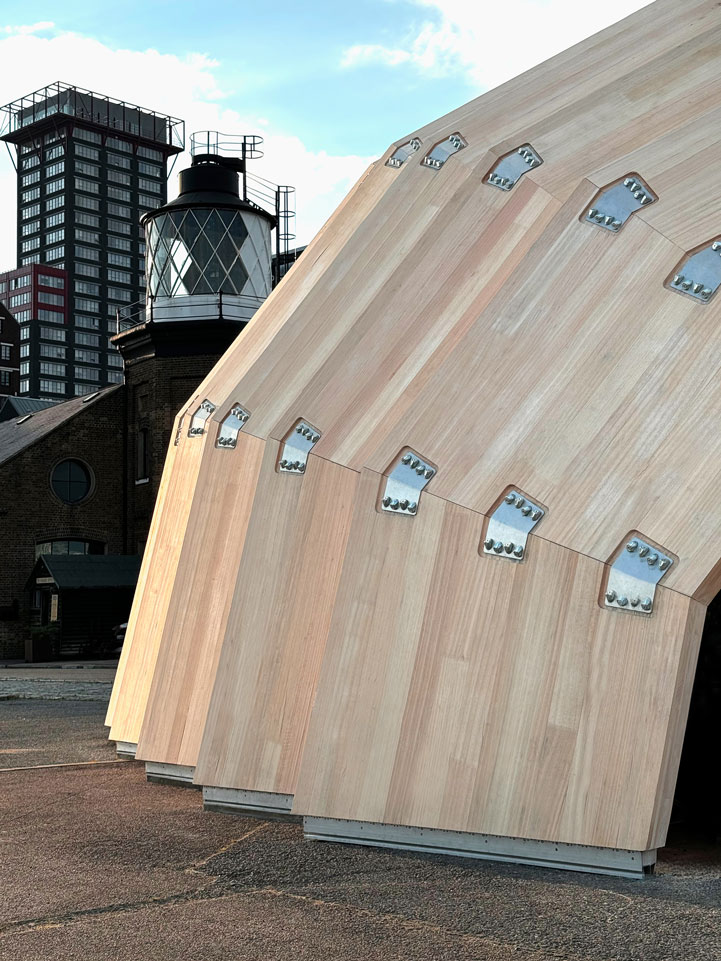 Armadillo, the first experimental exposed CLT structure